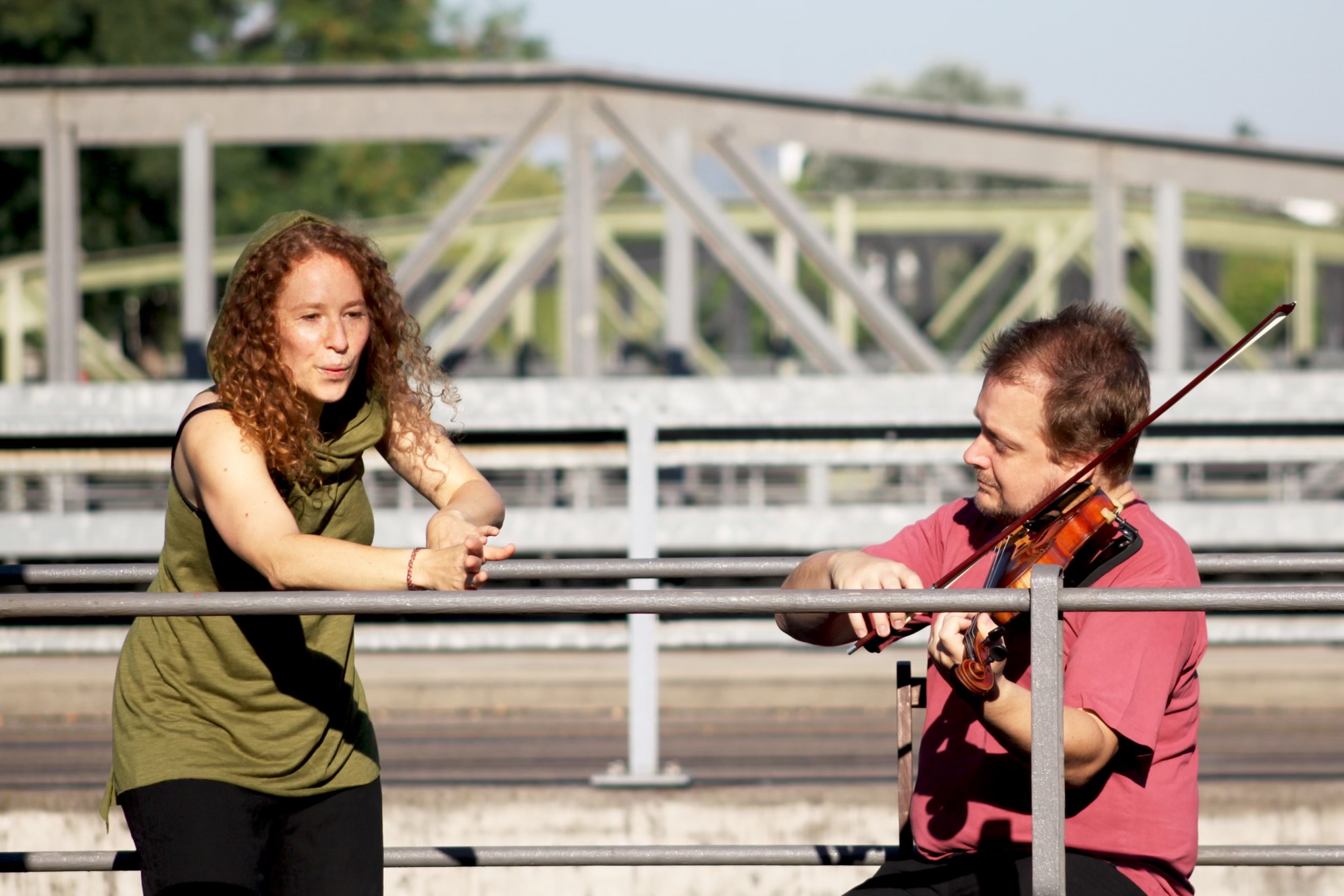 Performance mit dem Stilllaut-Duo Lua Leirner und Christian Neff